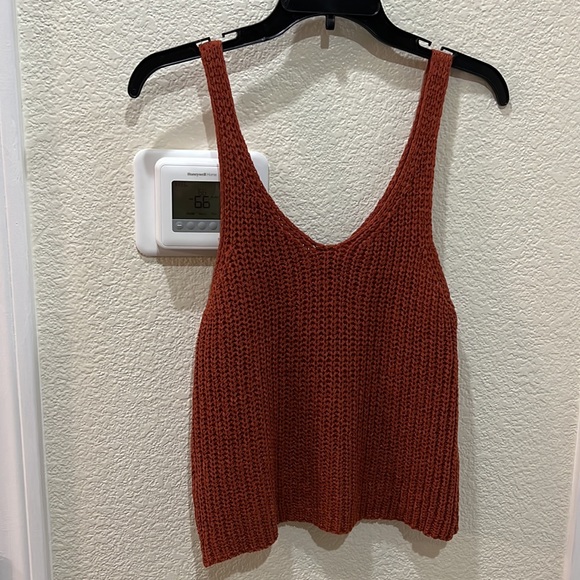 moon & madison | Tops | Nwt Moon Madison Rust Knit Cropped Tank Top ...